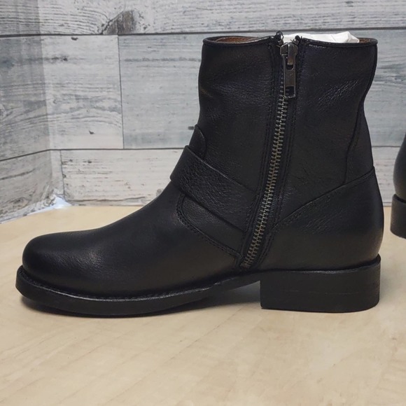 Frye | Shoes | Frye The Vicky 6 Boot In Black Leather 6 | Poshmark